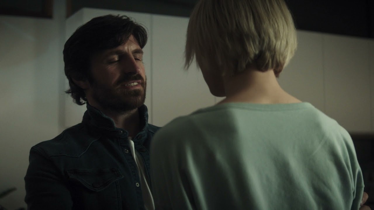 La Brea Episode 2 Clip - Birds - YouTube