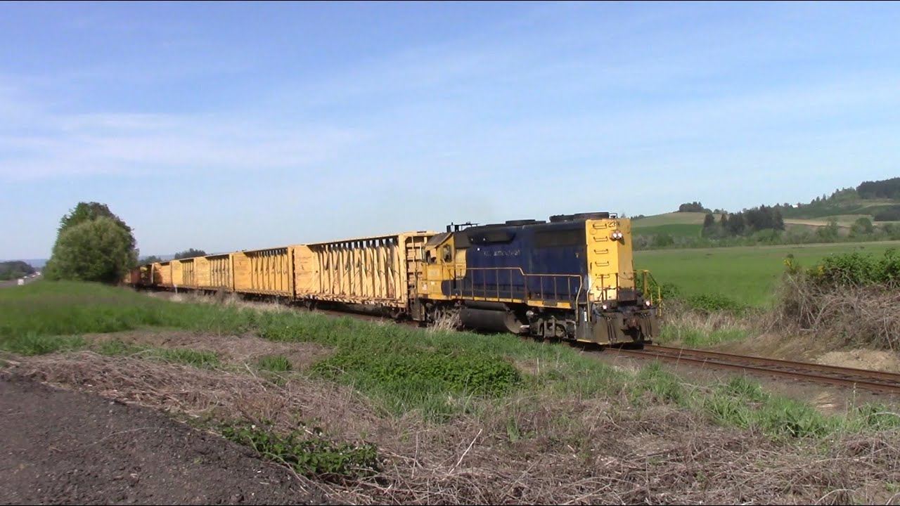 Portland & Western #2306 Ex-ATSF "Bluebonnet" leads the Hillsboro ...
