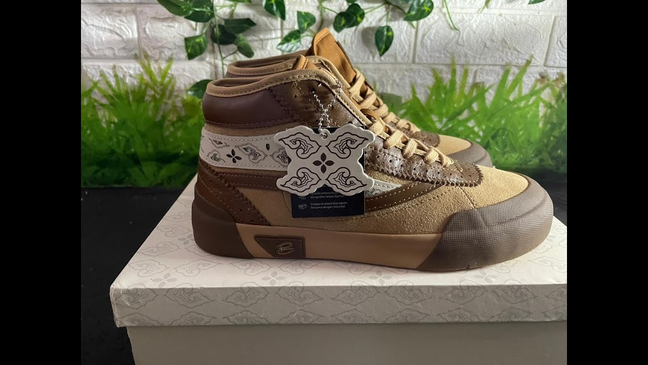 Unboxing Sepatu Patrobas El Clasico V2 - YouTube