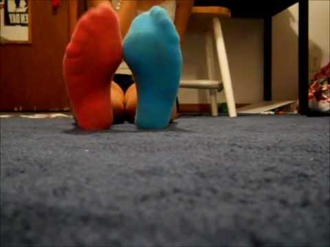 Grace's Gorgeous Mismatched Socked Toe Wiggling 01
