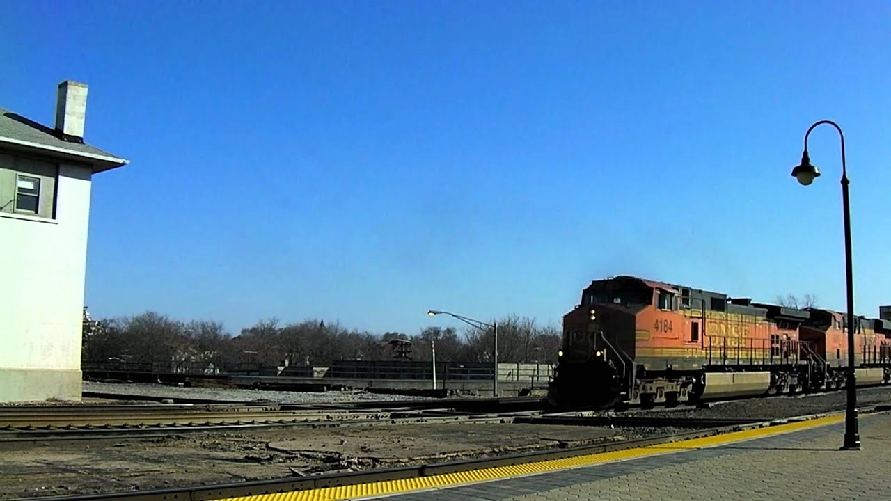 BNSF 4184 East - Joliet, IL - YouTube