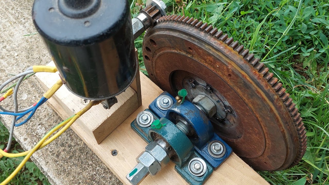 Wiper Motor + Floating Flywheel + Bearings = Powerful Thing - YouTube
