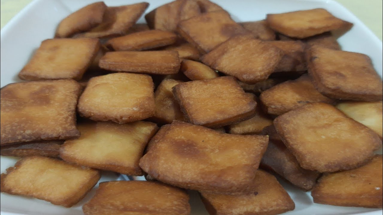 ಸಿಹಿ ಗರಿ ಗರಿ ಶಂಕರ ಪೋಳಿ Very Crispy Shankarapali Recipe in Kannada/Sweet ...