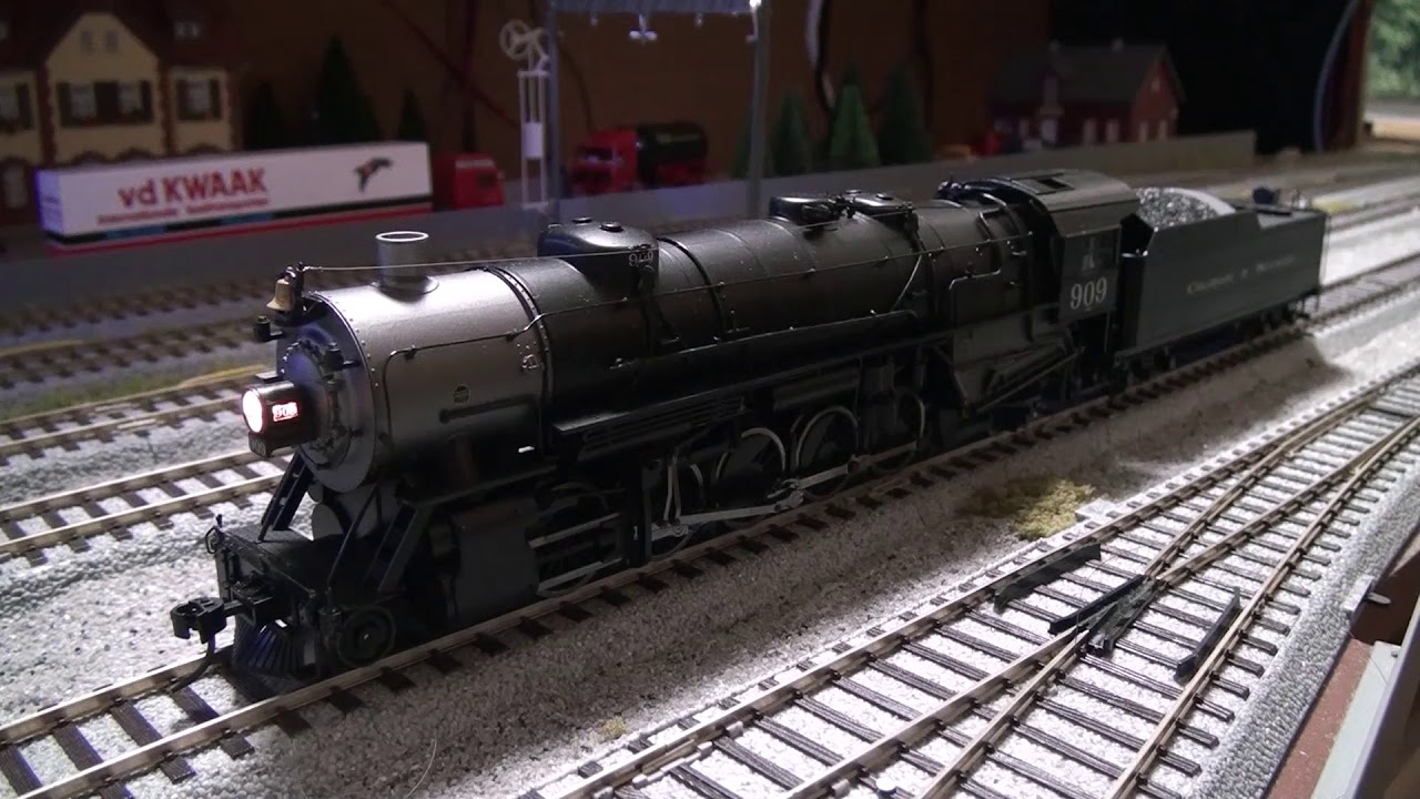 PROTO 2000 STEAM LOCOMOTIVE 2-10-2 - YouTube