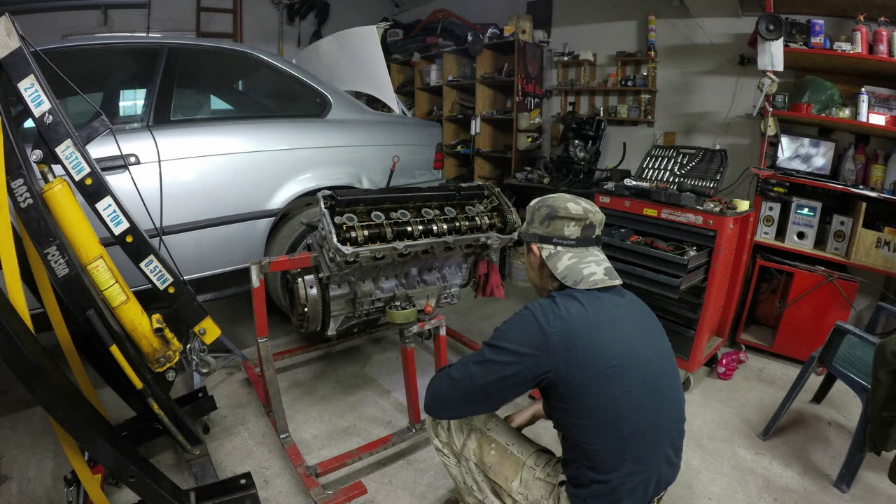 BMW M54B30 Engine Rebuild time-lapse part 1 - YouTube