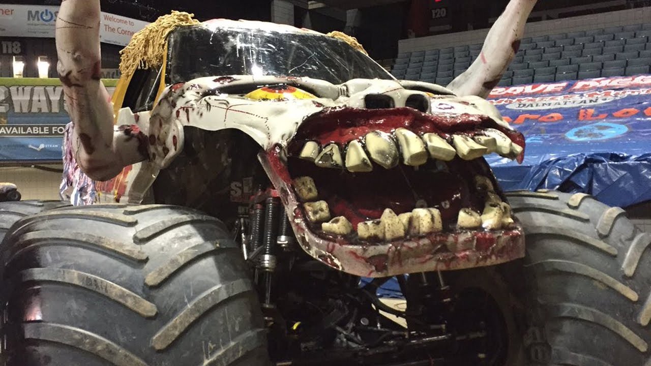 Monster Jam 2016 East Rutherford, NJ, Metlife Stadium - YouTube