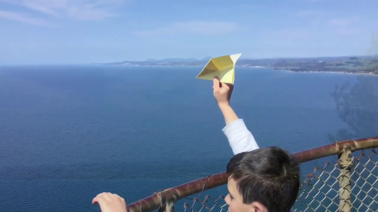 The Best And Longest Flying Paper Airplanes Excellent Glider Against the-best-and-longest-flying-paper-airplanes-excellent-glider-against