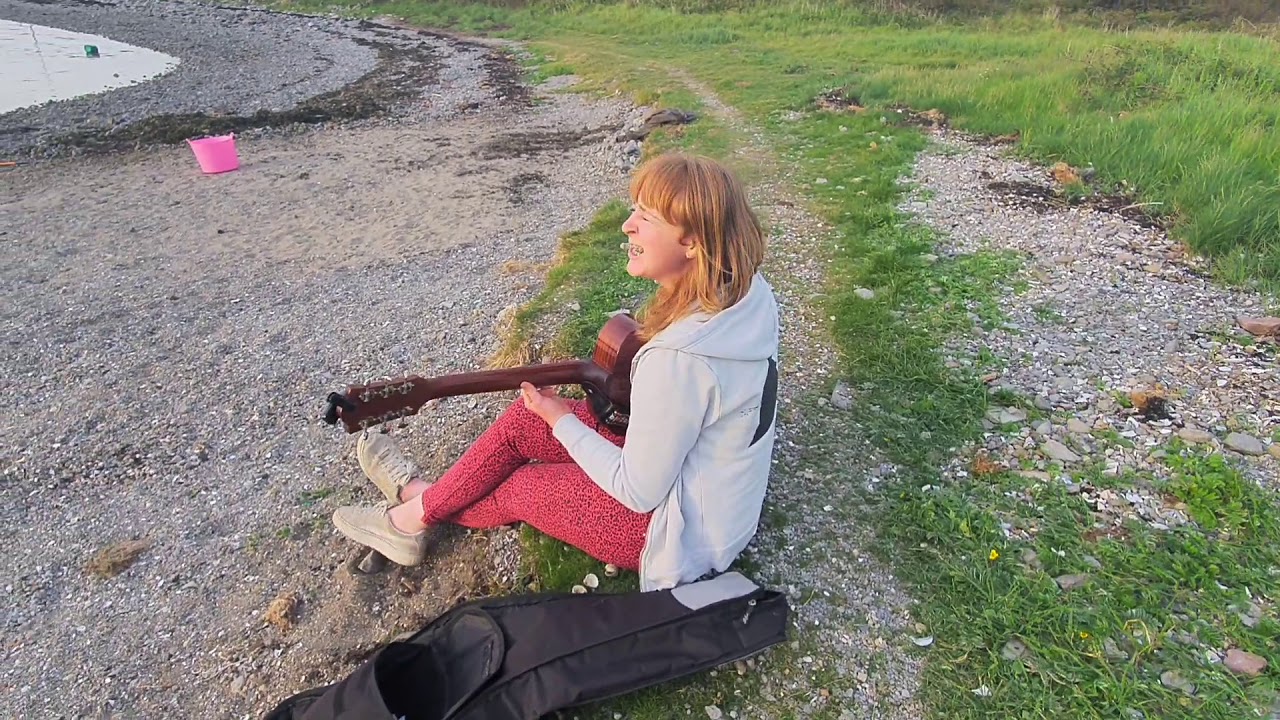 Orla Casey: Be Happy. 27.05.2020. - YouTube