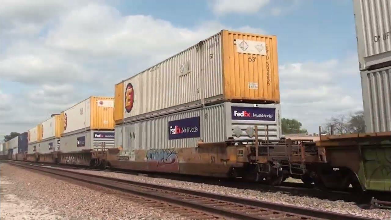 BNSF #7233 Leads WB Intermodal. Olathe, KS 9/3/22 - YouTube