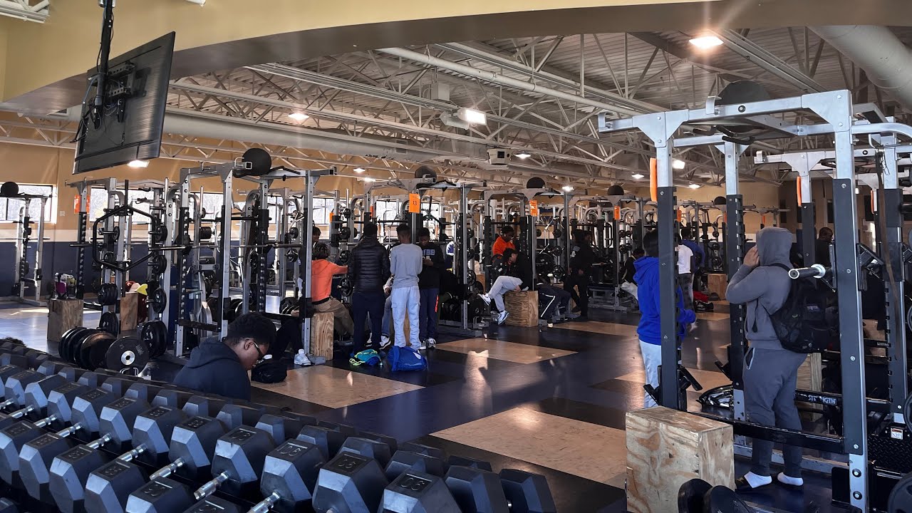 Mceachern Highschool weight training workouts - YouTube