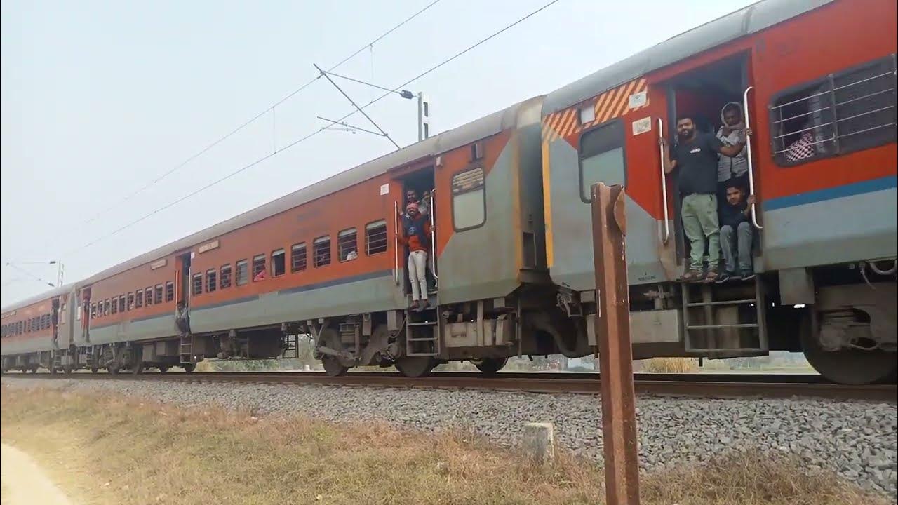 22103 /Mumbai LTT To Ayodhya Cantt Express HIGH Speed (AJNI HOG WAP7). @rallvlogs1243. - YouTube