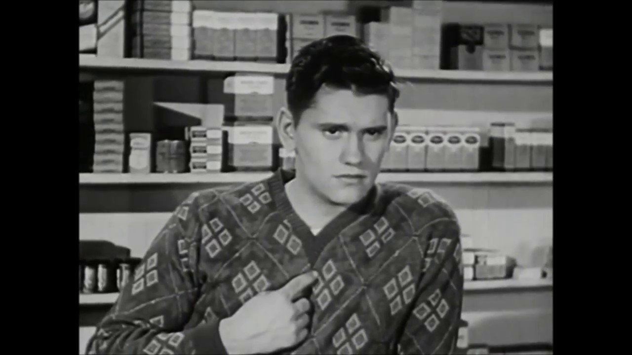 The Smiths : Half A Person - YouTube