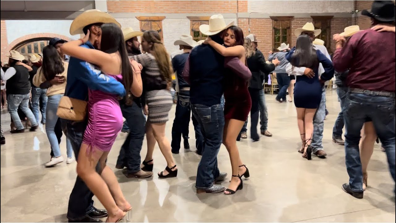 Bonita fiesta con buenos corridos bailados puras parejitas de valle de Zaragoza y sus ...