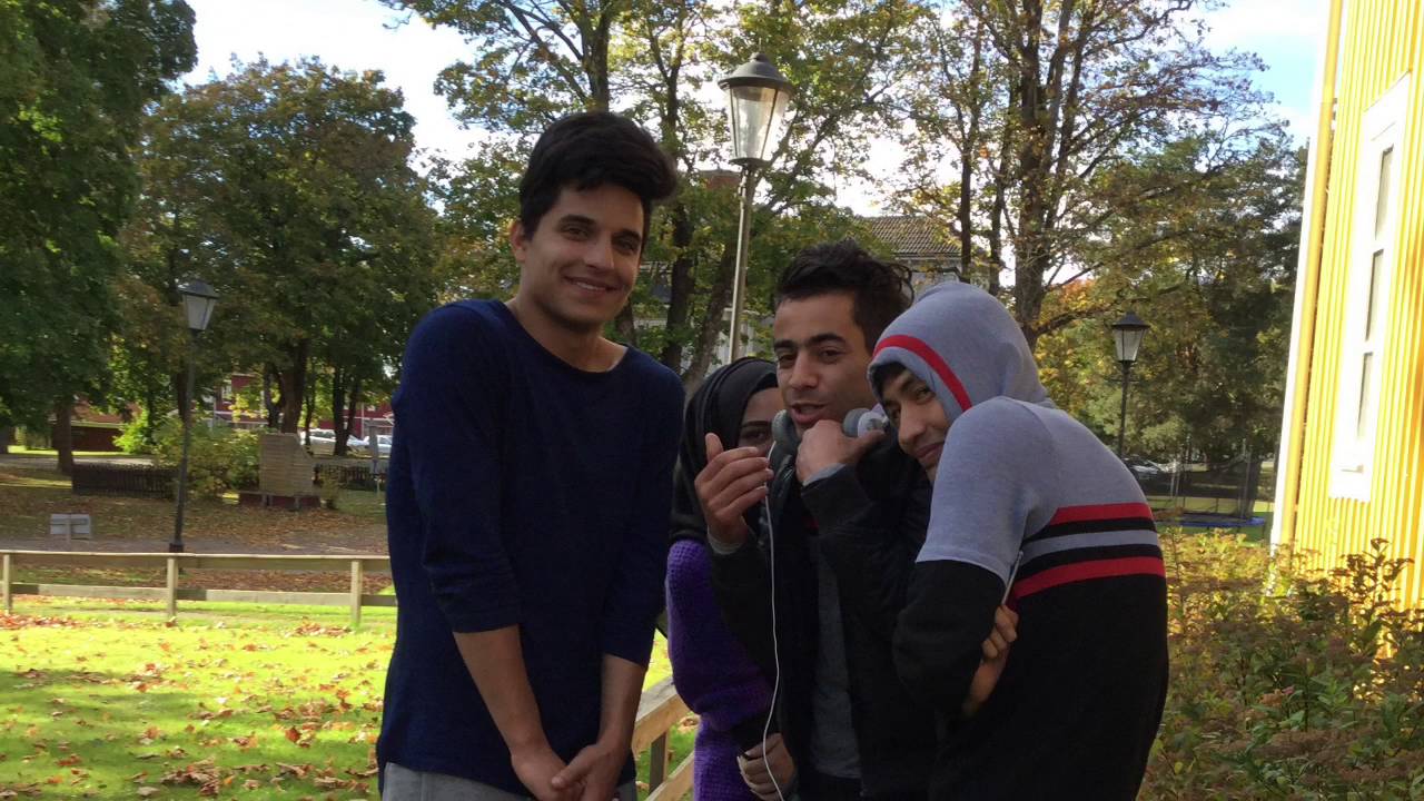 Raghda, Ahmed, Hossein och Ibrahim om hösten - YouTube