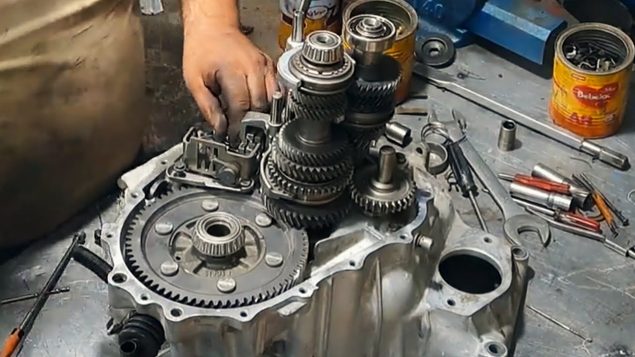 Auto Repair: Transmission Repair and Rebuilding - YouTube