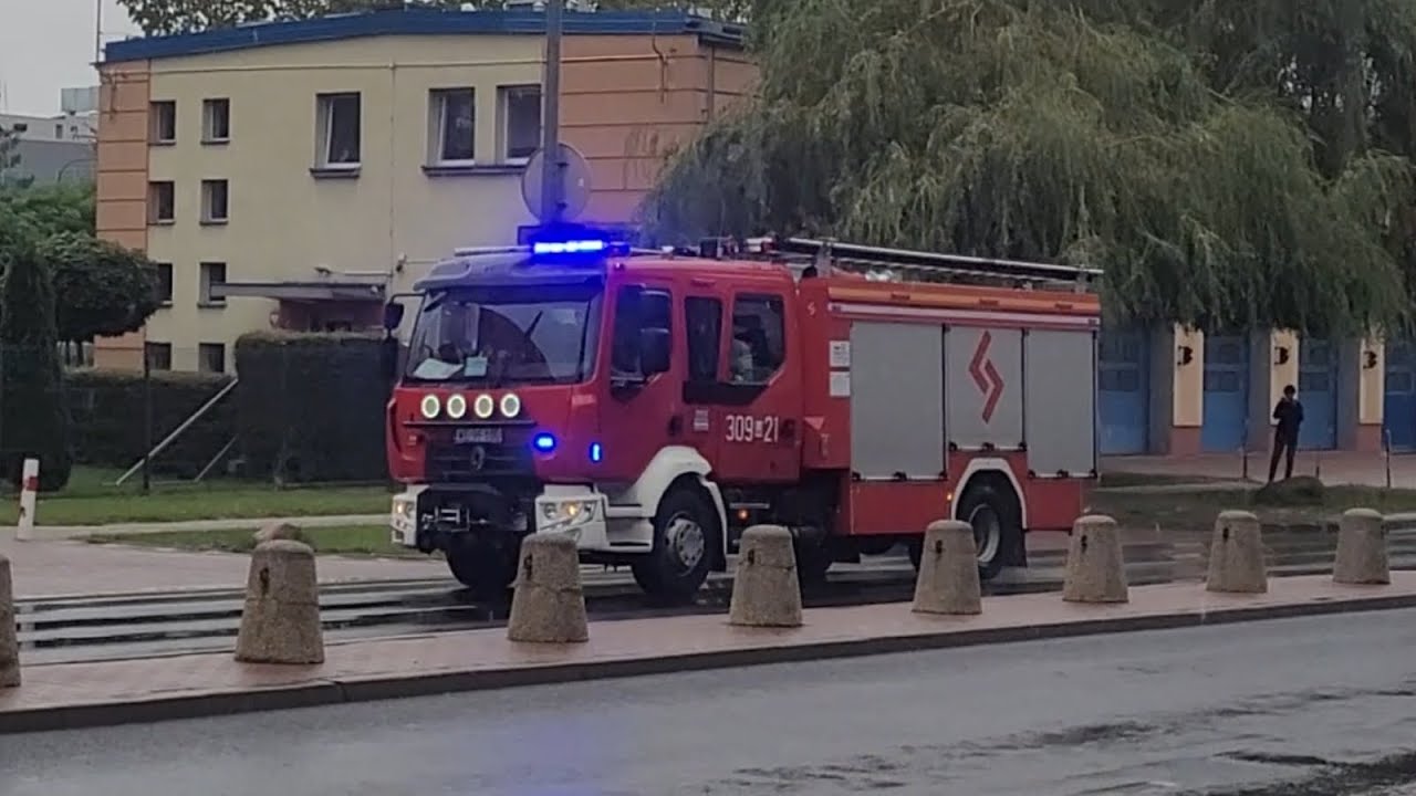 [Trąby] Wyjazd alarmowy 309[W]21 GBA 2,5/28 Renault D16 do zdarzenia. JRG 9 Warszawa. - YouTube