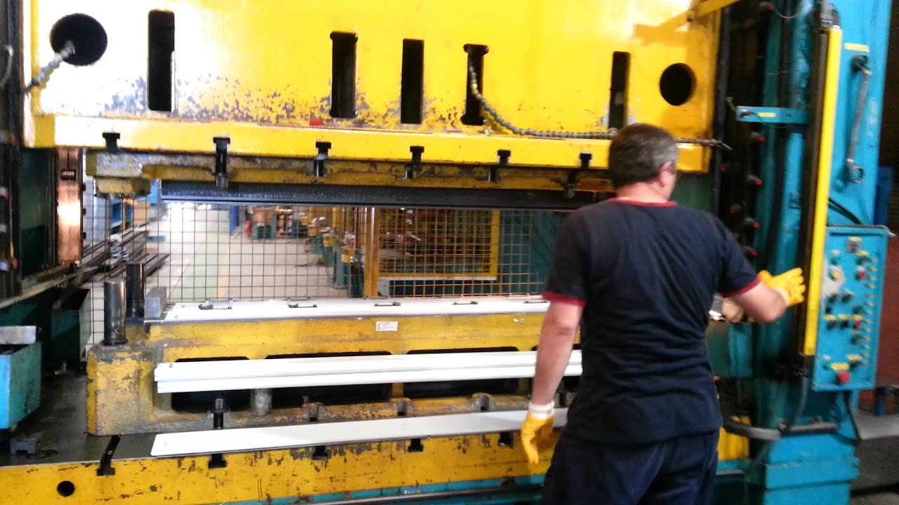 300-ton Hydraulic Press Machine (300 tonluk hidrolik pres makinası ...