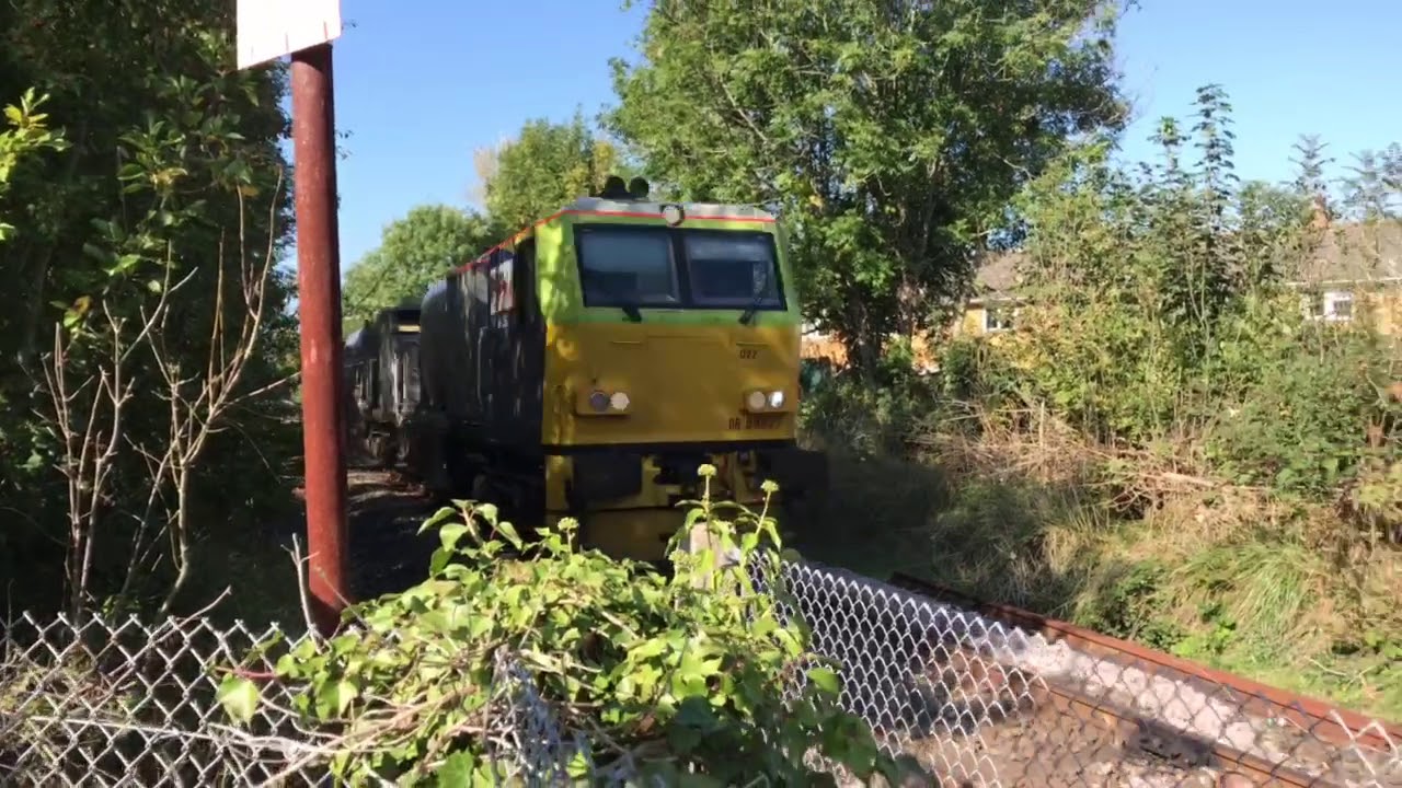 Jacobs Gutter Lane Level Crossing (Hampshire) Wednesday 10.10.2018 ...