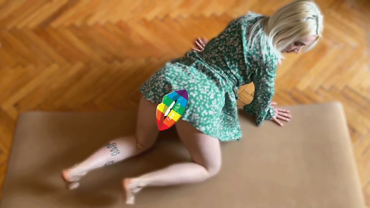 Beginner Yoga Contortion Stretching & Gymnastic Splits - YouTube