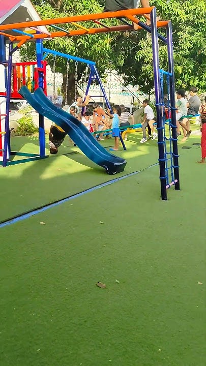 Tambay saglit sa park,,gustong bumaba at want makipag play sa mga bata😁😁😅😅 - YouTube