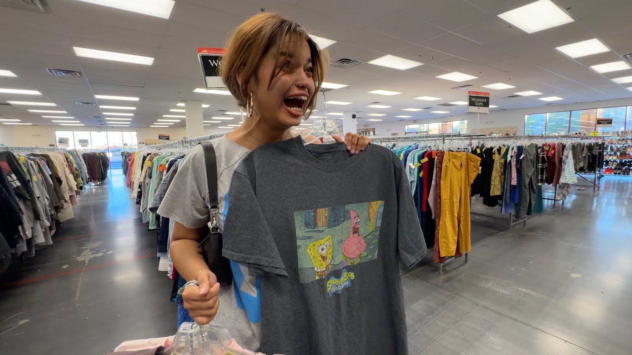 Two girls walk into a thrift store - YouTube