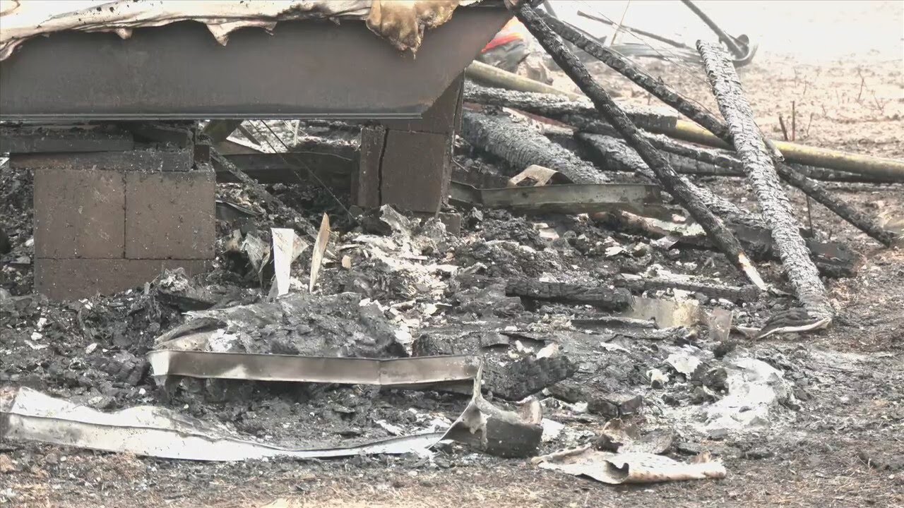 Massive fire destroyed mobile home - YouTube