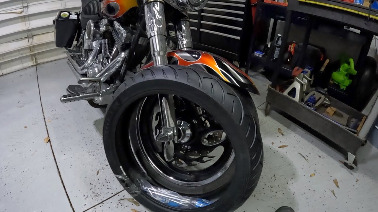 BOUGHT MY FIRST TIRE FROM AMAZON FOR MOMMA BADGERS 2005 HARLEY DAVIDSON ...