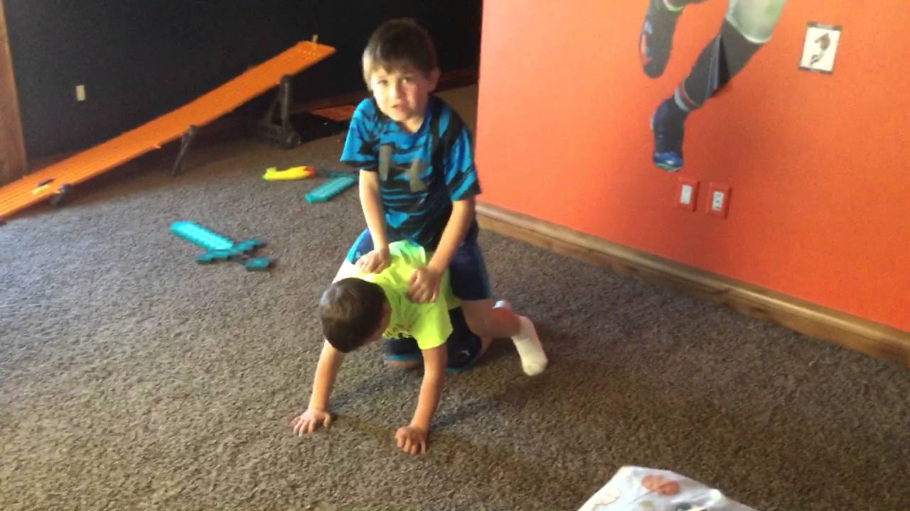 Wrestling match vs my friend - YouTube