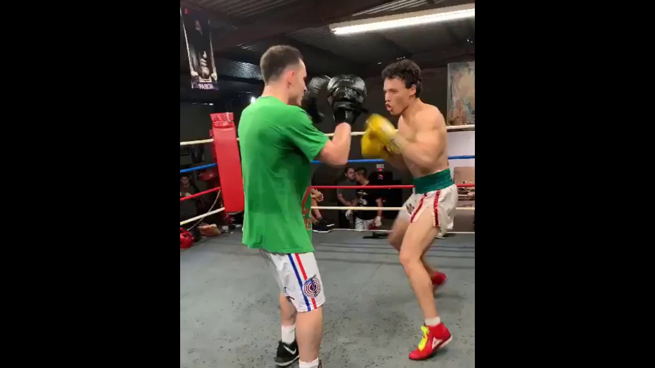 CHAVEZ JR ENTRENANDO CON SU HERMANO OMAR CHAVEZ - YouTube