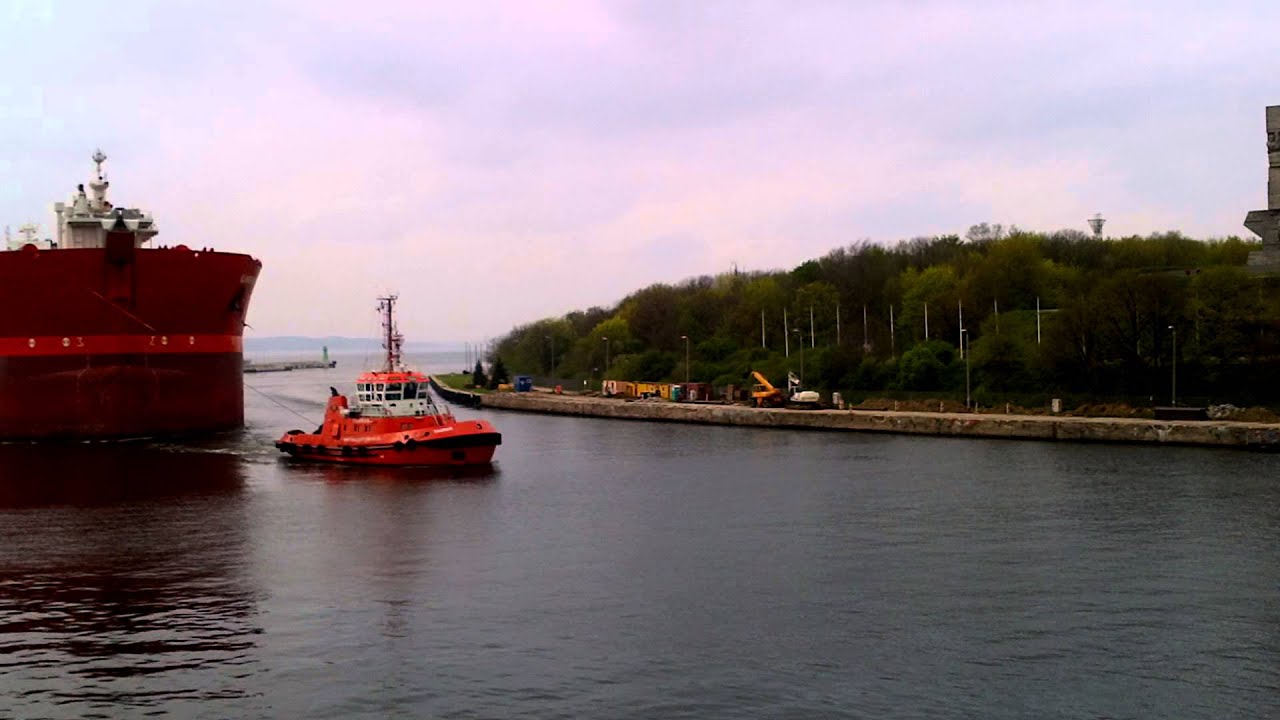 Elizabeth Knutsen arrival to Port of Gdansk - YouTube
