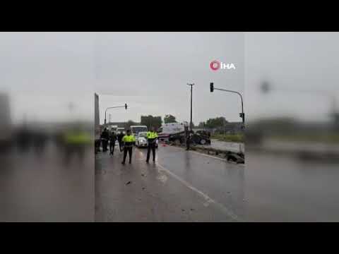 Akyazı'da feci kaza: 4’ü ağır 6 yaralı