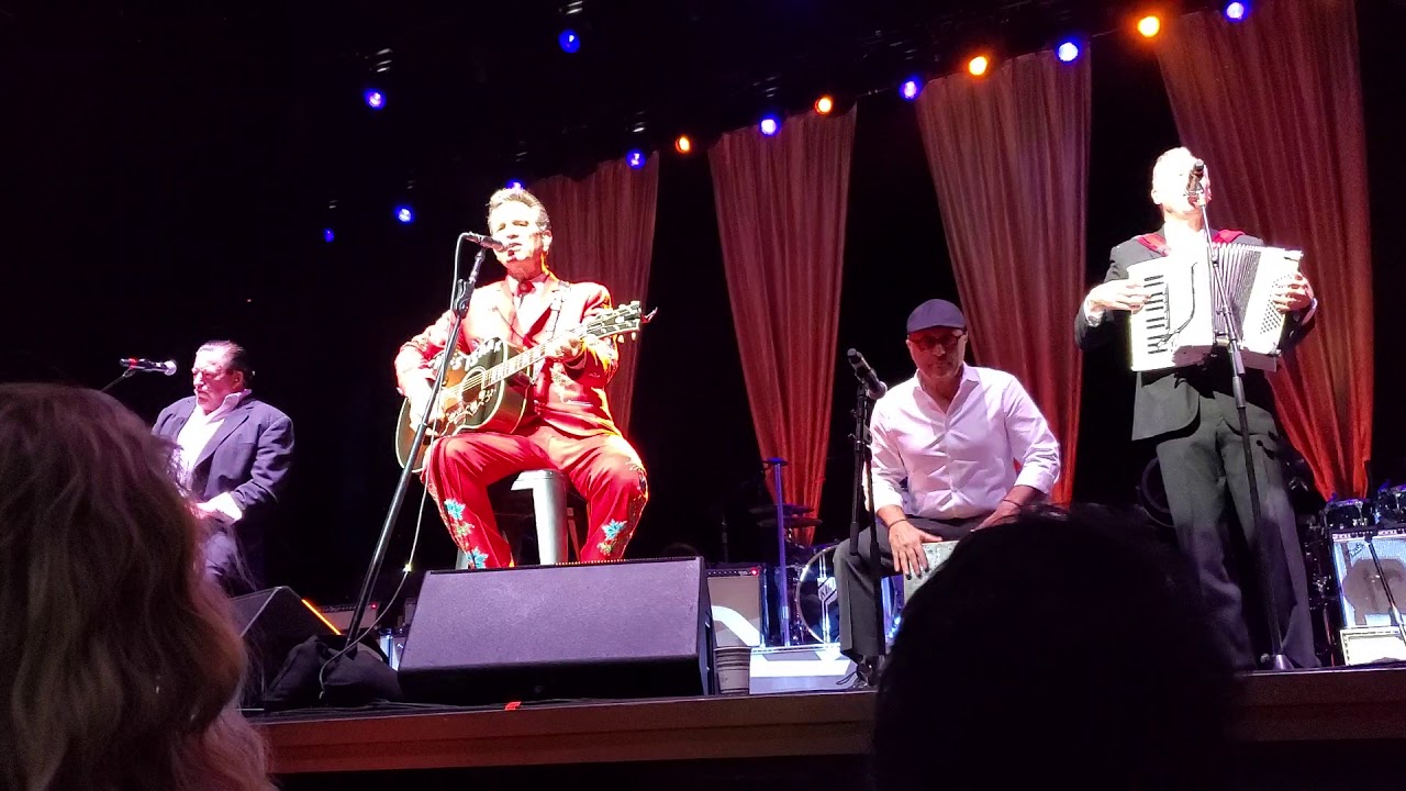 Chris Isaak - Forever Young - Las Vegas 12/21/2019 - YouTube