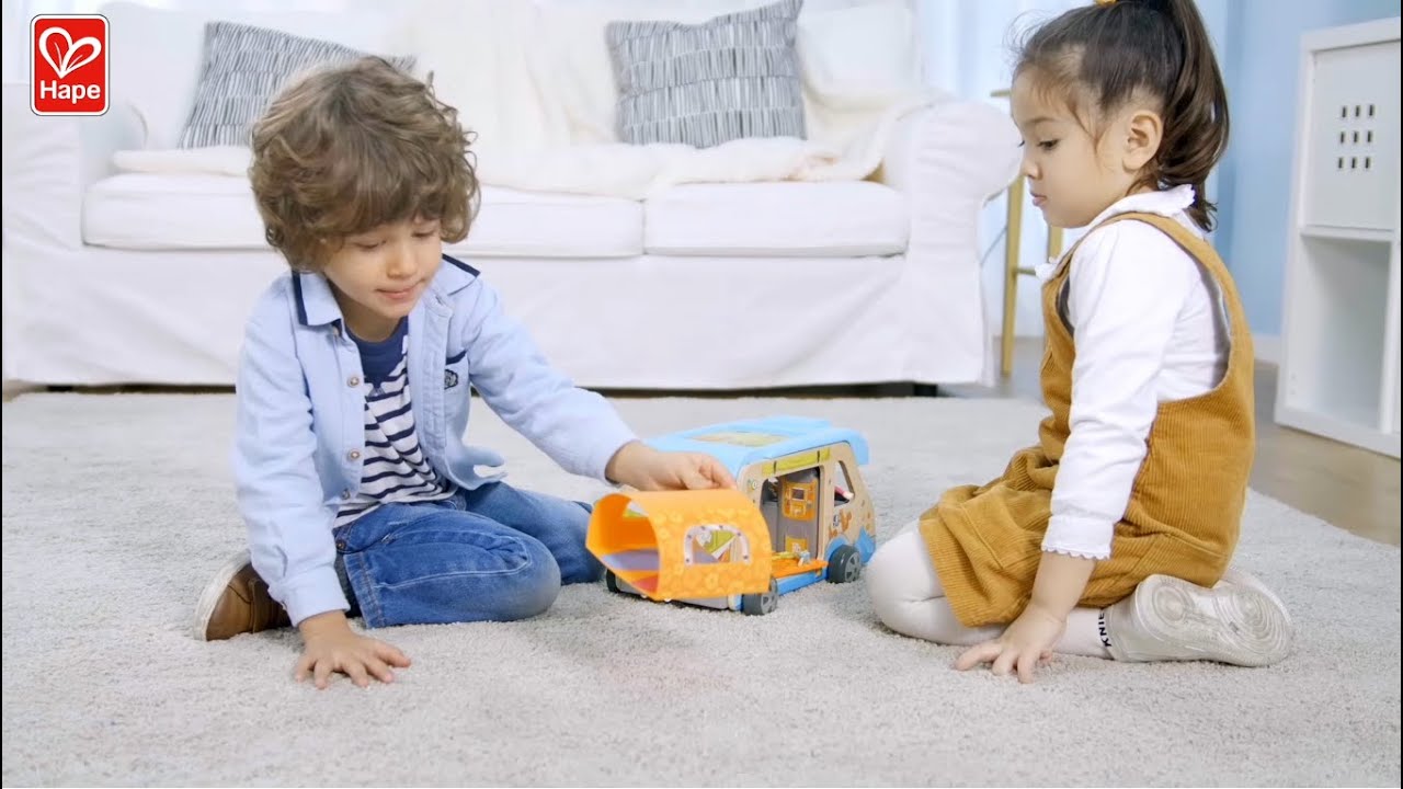 Hape | E3407 - 娃娃屋露營房車 Adventure Van - YouTube