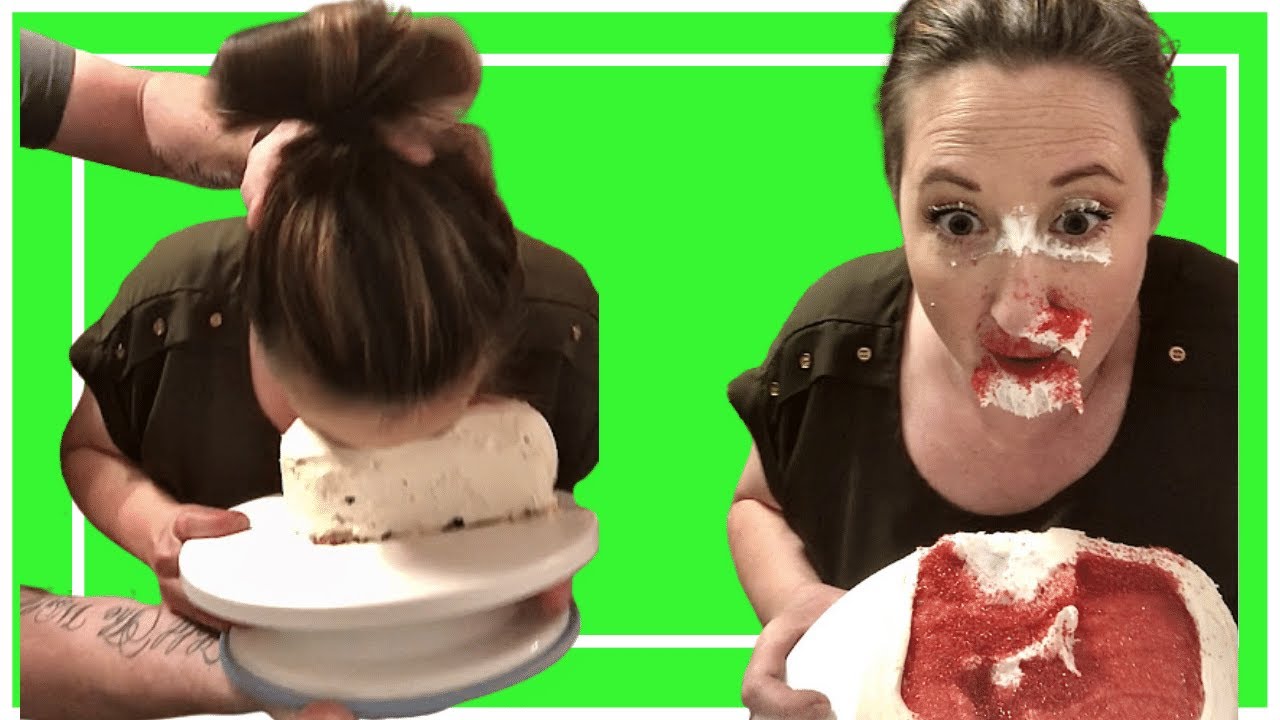 Decorating My 1000 Subscribers Celebration Cake! - YouTube