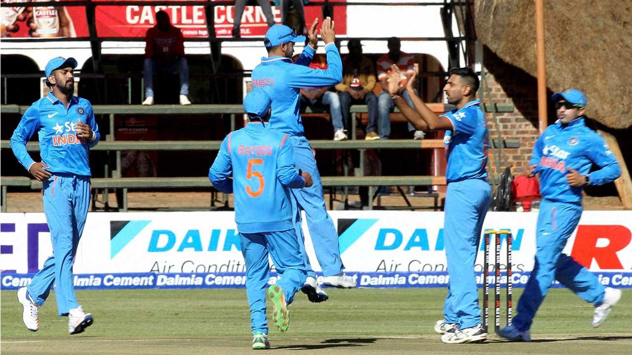 India vs Zimbabwe: Barinder Sran takes 4 Wickets in debut T20 Match ...