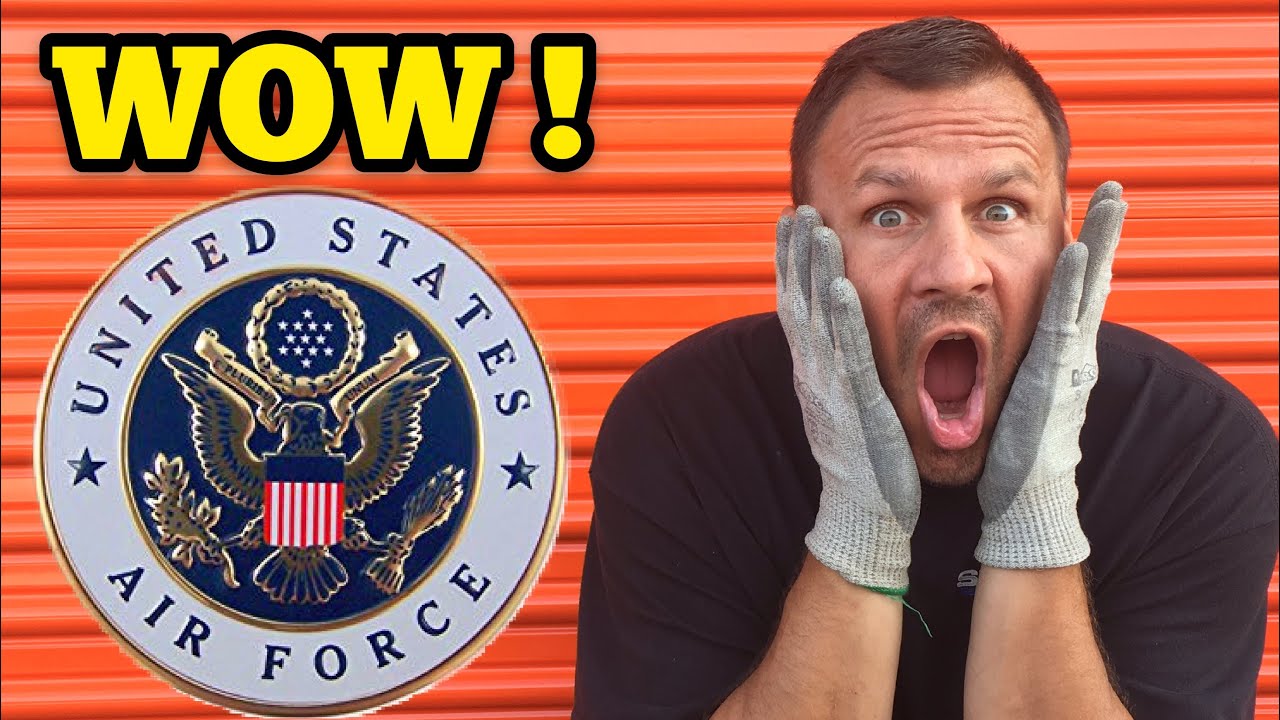 MILITARY UNIFORM I Bought An Abandoned Storage Unit Locker / Opening ...
