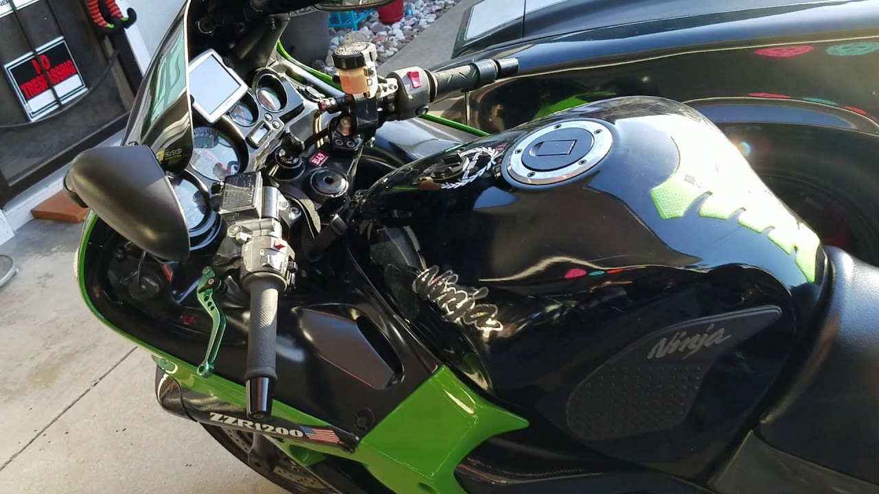 Kawasaki ZZR-1200 - YouTube