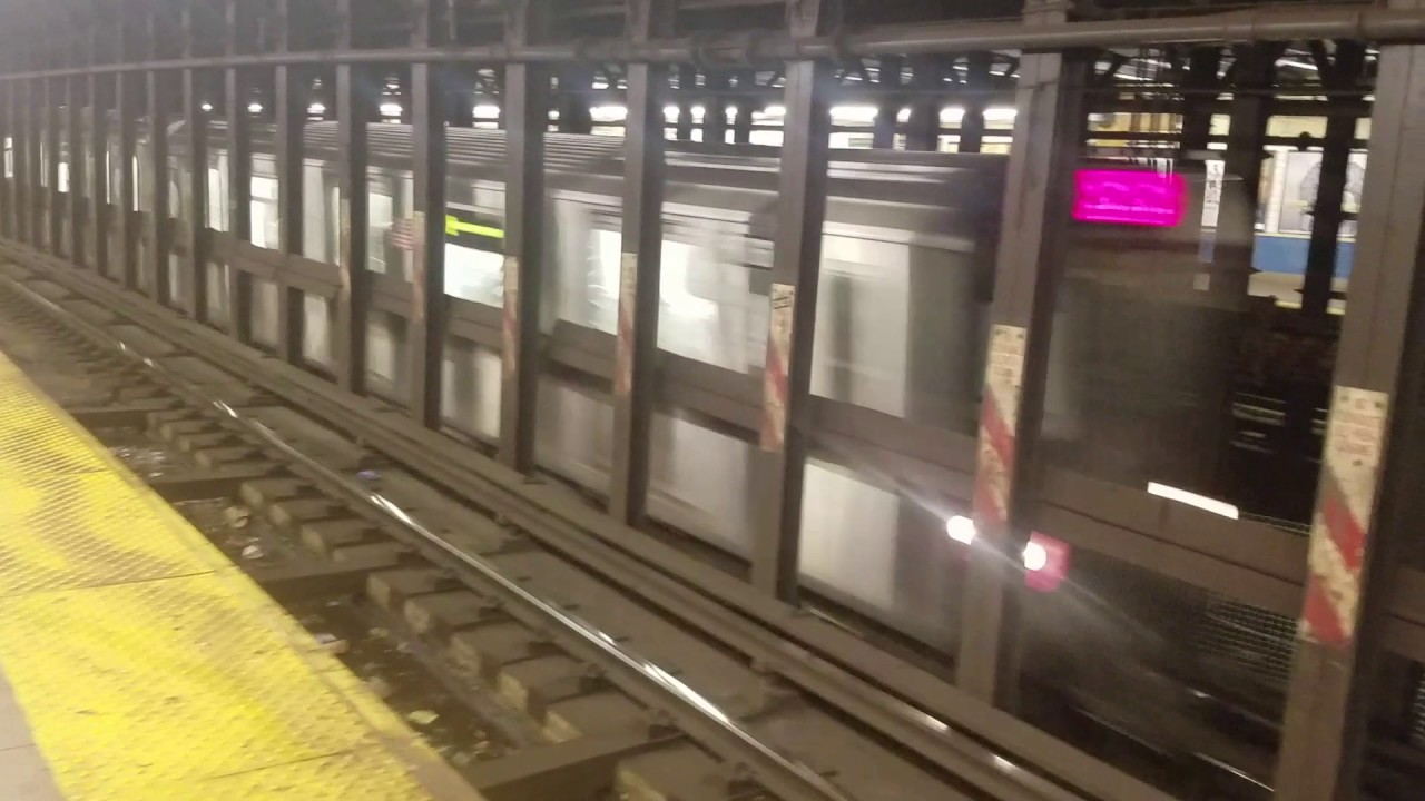 MTA IRT Uptown 2 Train Express Making Its Way Through Manhattan, New ...