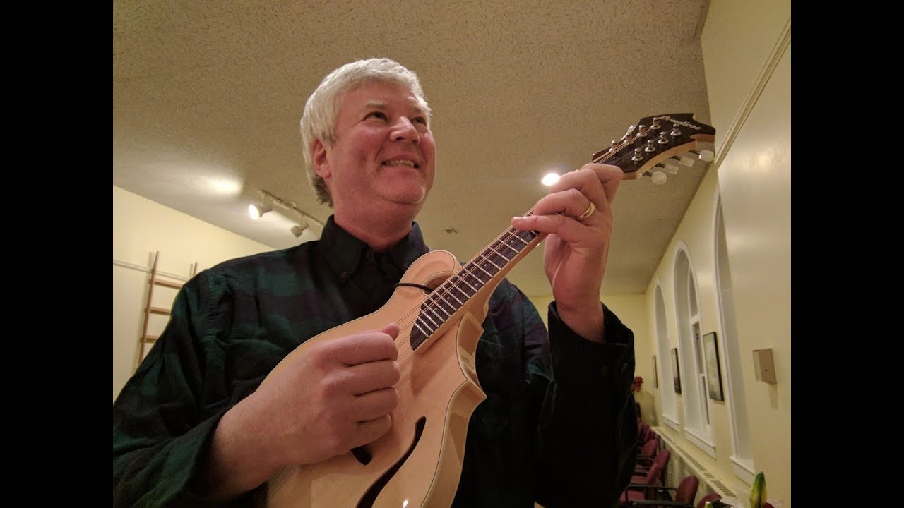 Mandolin lesson how to play the B major chord - YouTube