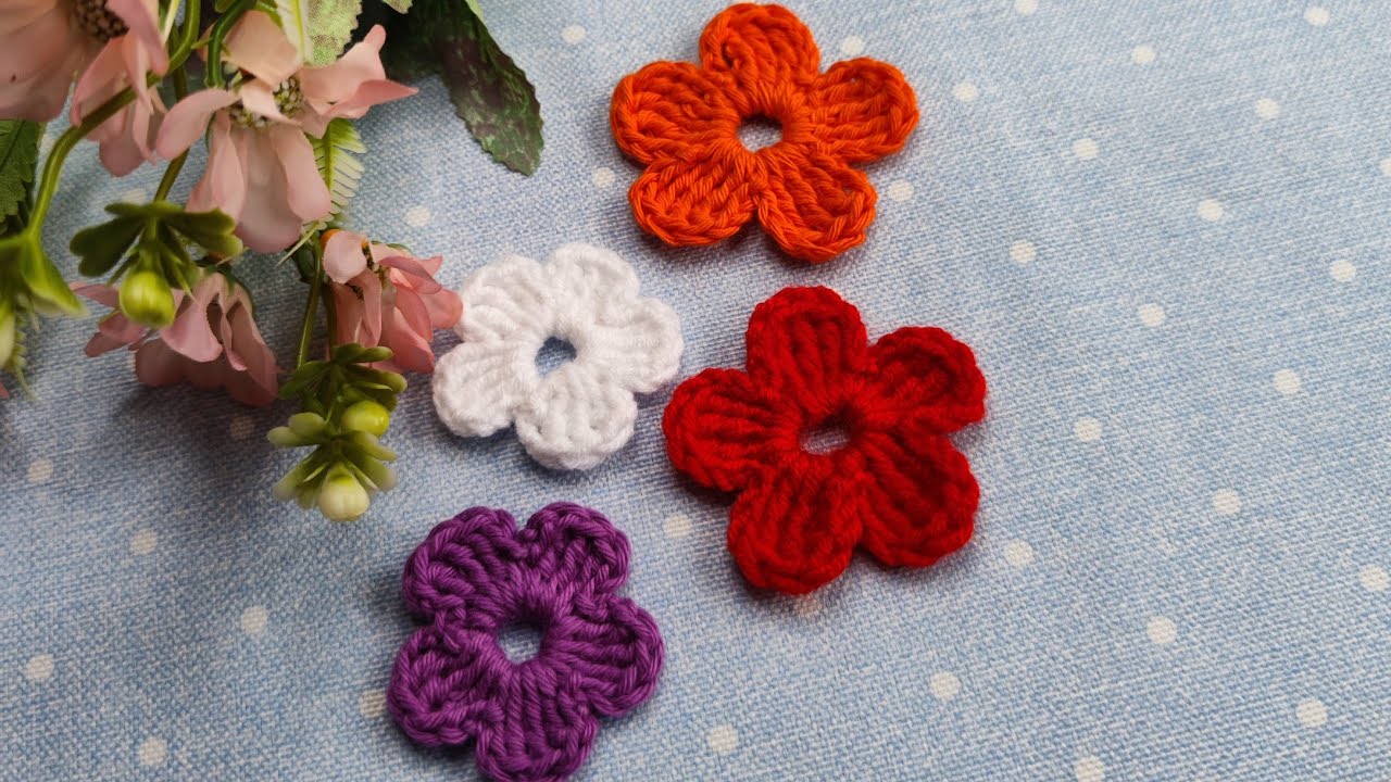 Floricele Crosetate Foarte Simplu de Facut - YouTube