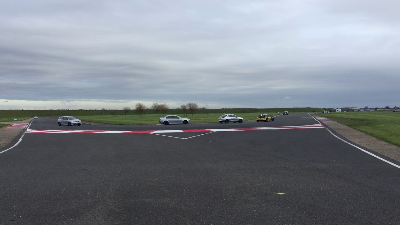 Bedford Autodrome track day 18-11-2017 - YouTube