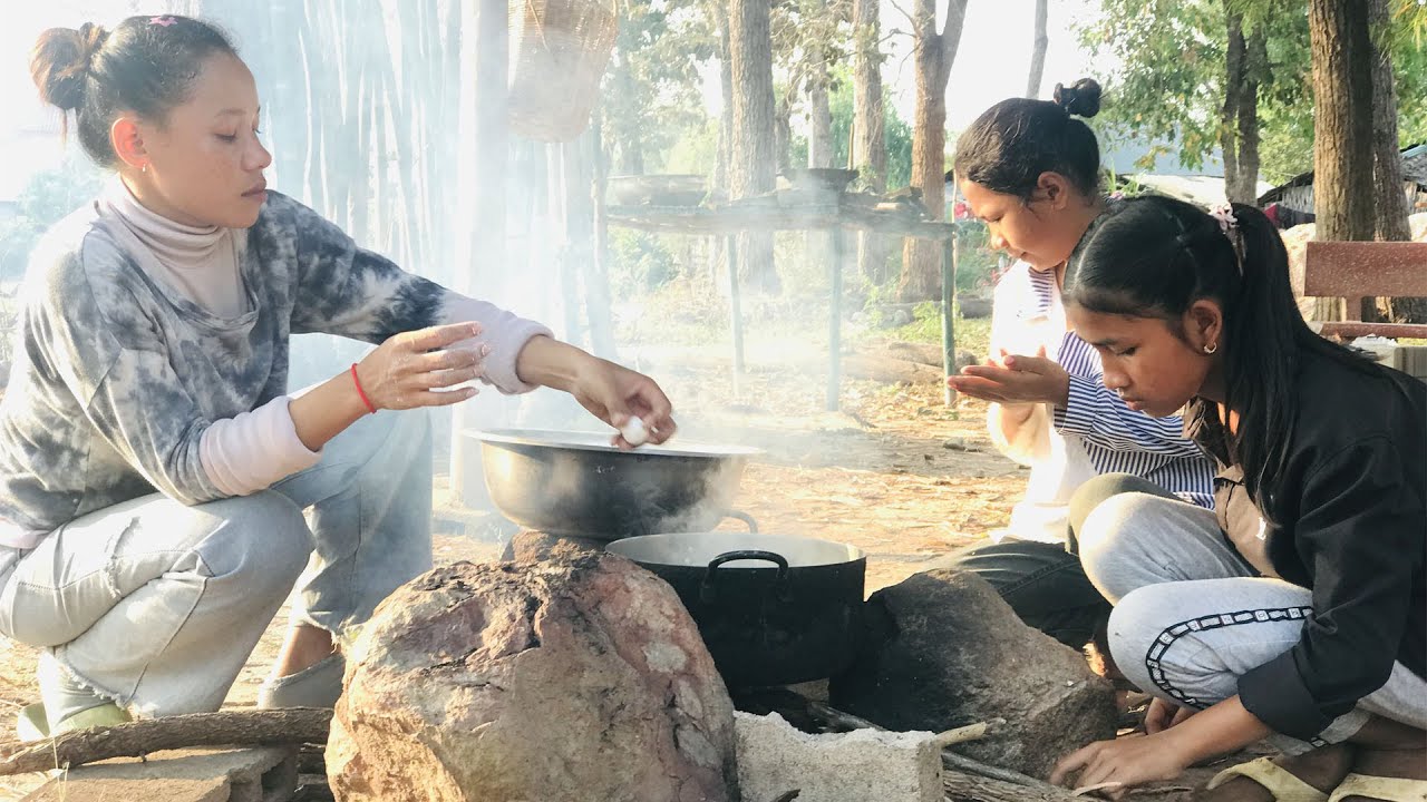 Cambodian additional dessert (Palm Sugar Glutinous Rice Balls) - YouTube