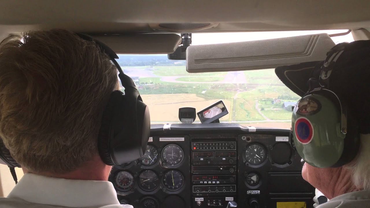 How to land a Cessna 172... Watch ILS how it lines up! - YouTube