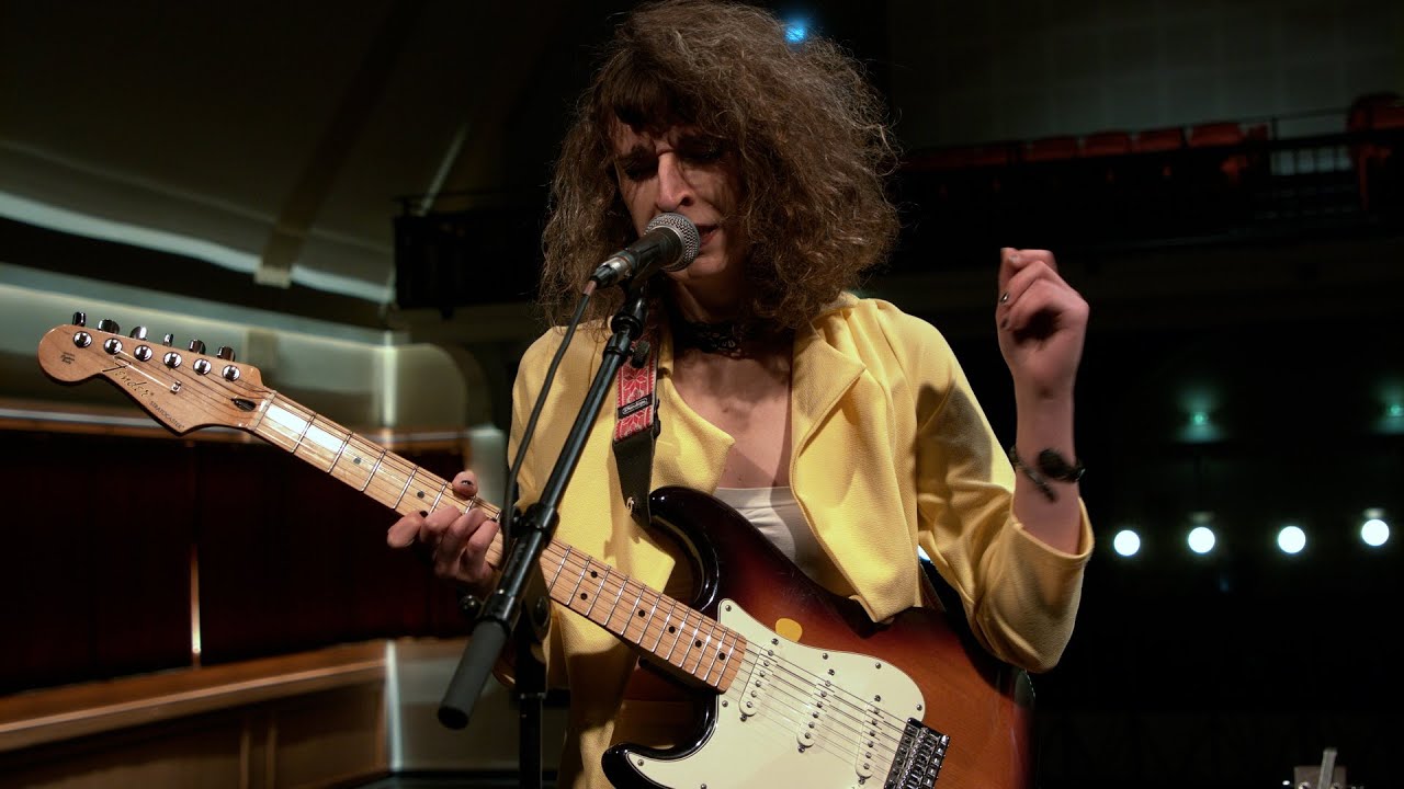 Vicky Veryno - 121521 (Live on KEXP) - YouTube