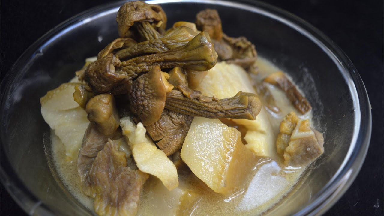 Salt pork stew with dried mashrooms咸肉炖猴头菇 - YouTube