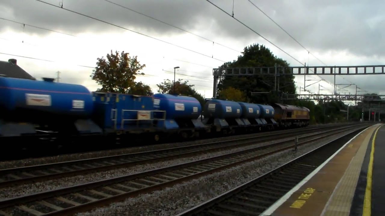 DBS Class 66, 66055 & 66004, 3J01 RHTT passing Rugeley Trent Valley ...