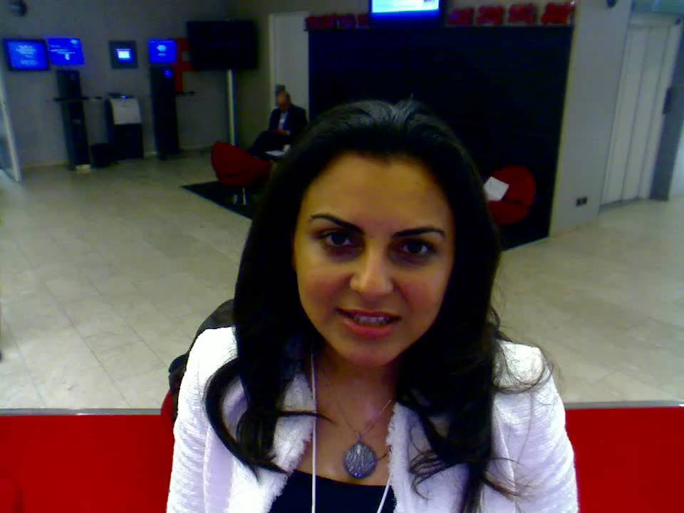 Mina Al Oraibi answers question at Davos 2010 - YouTube