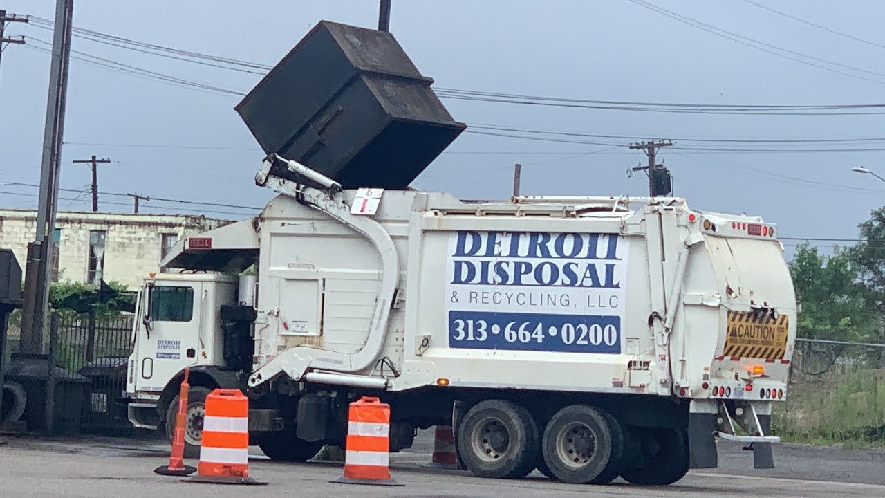 Various garbage trucks in Detroit MI - YouTube