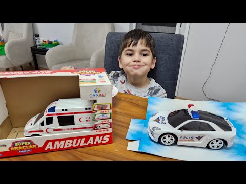 Hediye paketinden oyuncak polis arabası ve ambulans çıktı. Eğlenceli çocuk videosu. Kutu açılımı