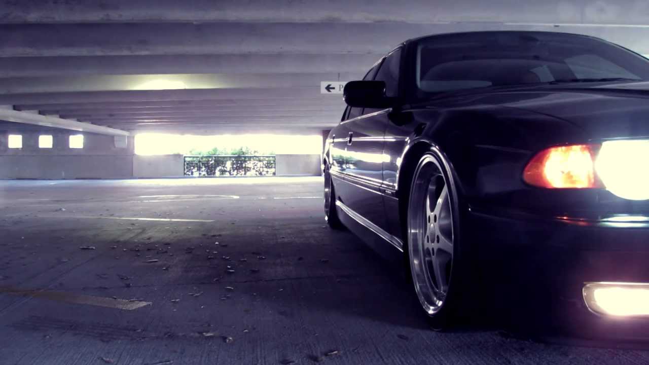 BMW E38 Slammed - YouTube
